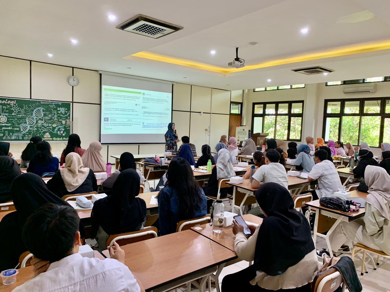 Kuliah Perdana Program Doktor dan Magister Bioteknologi Universitas ...